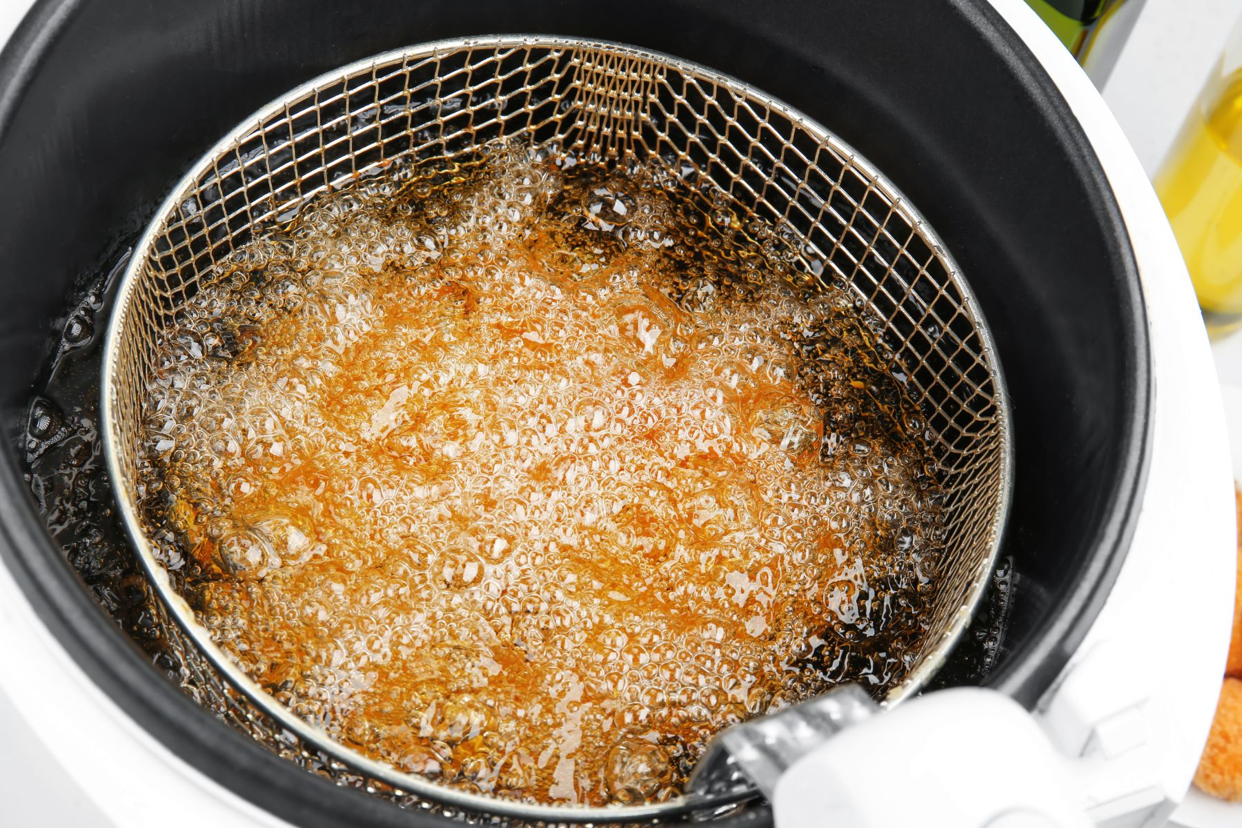 Huile alimentaire usagée en restauration : les réglementations à connaître